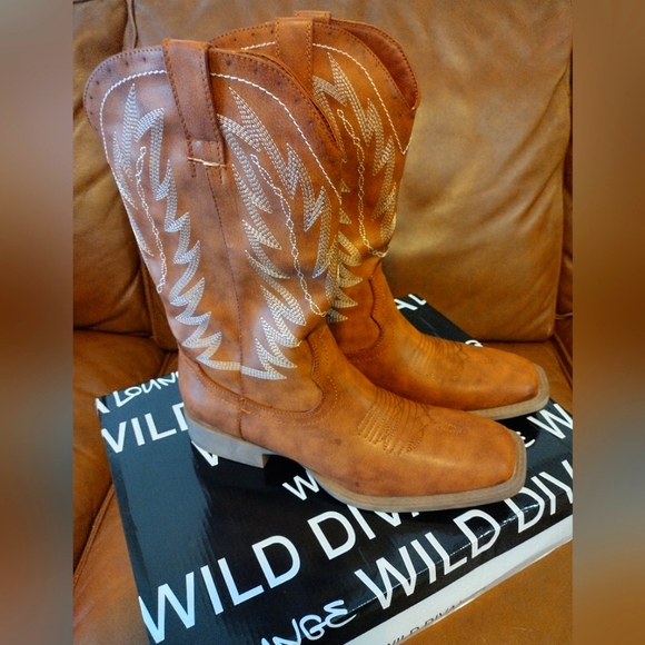 Wild Diva | Shoes | Nib Wild Diva Western Cowboy Boots In Whiskey ...